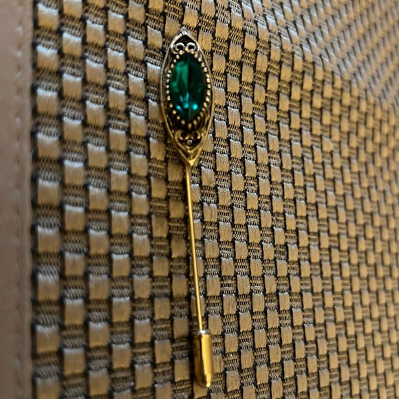 Unique Vintage | Jewelry | Vintage Emerald Green Crystalgold Stick Pin ...